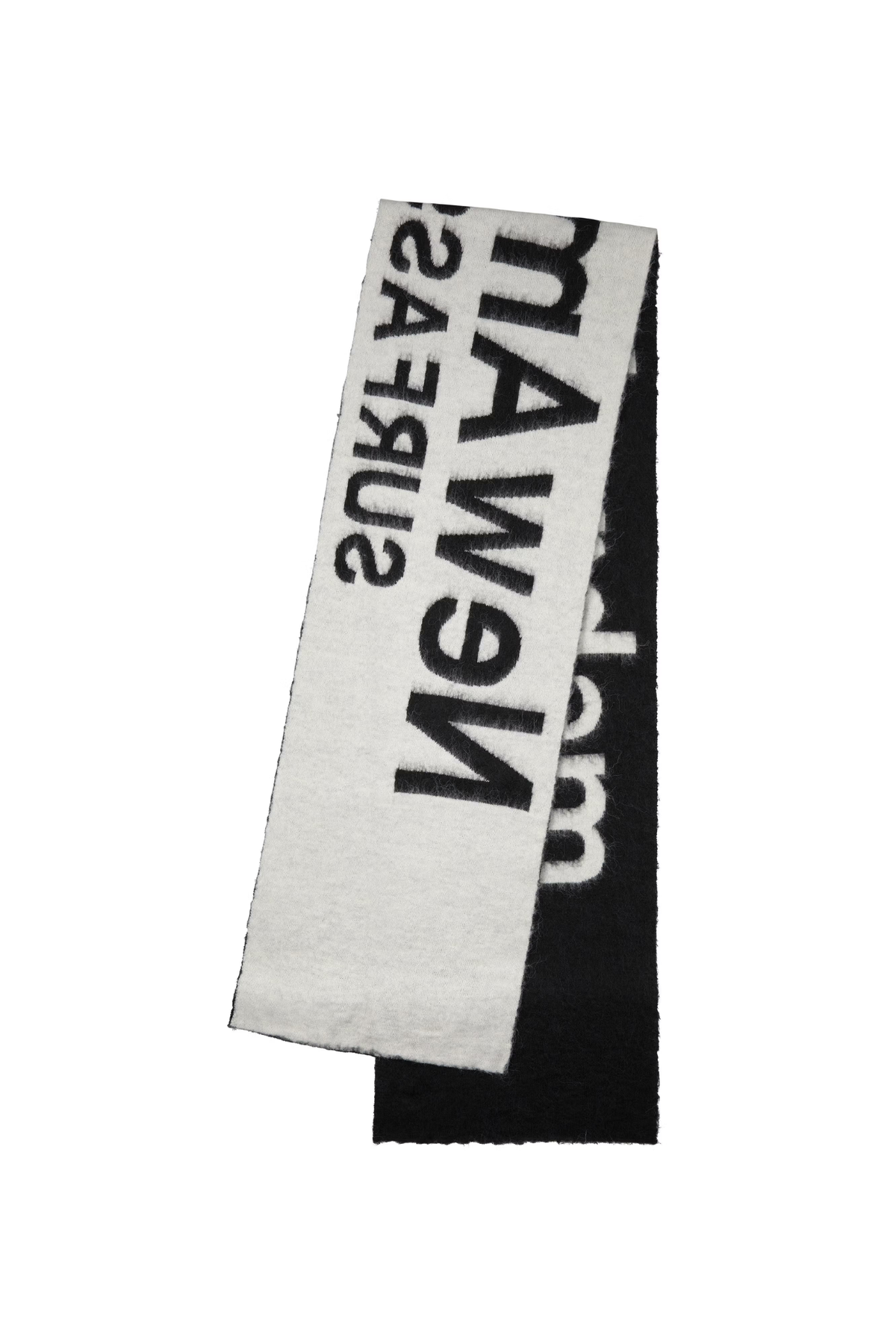 FUZZY NAME SCARF - BLACK/WHITE